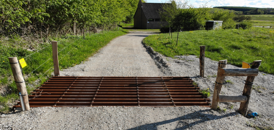 Fire ferister med stålfundament levert til et naturprosjekt i Ålborg.